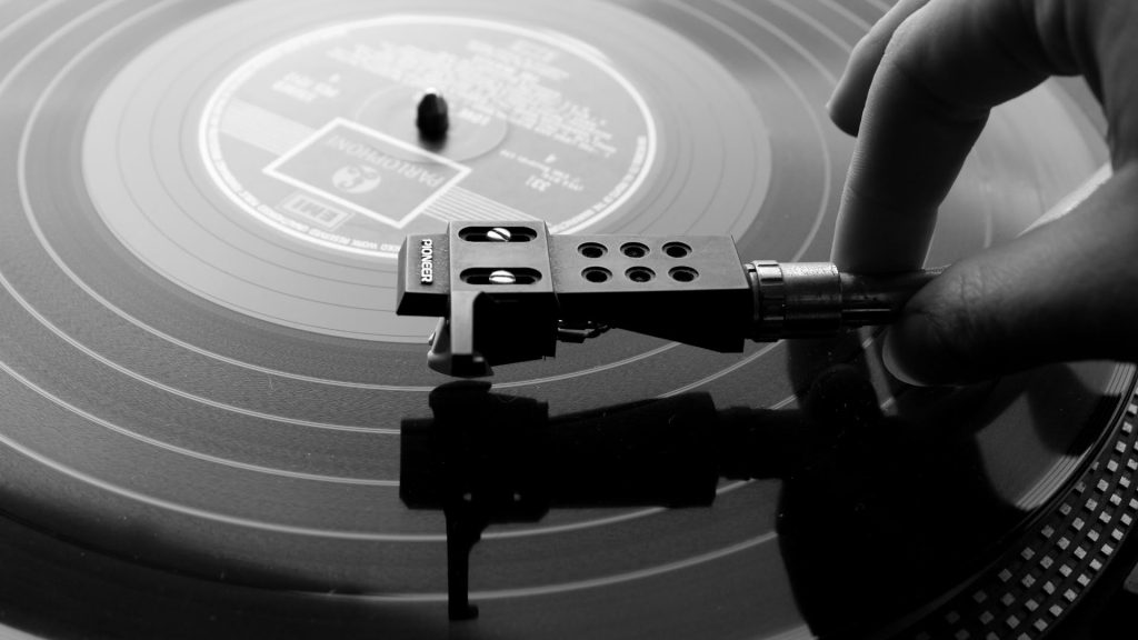 How to Fix Scratches on Vinyl Records – DIY Methods and Guide – Plaza ...